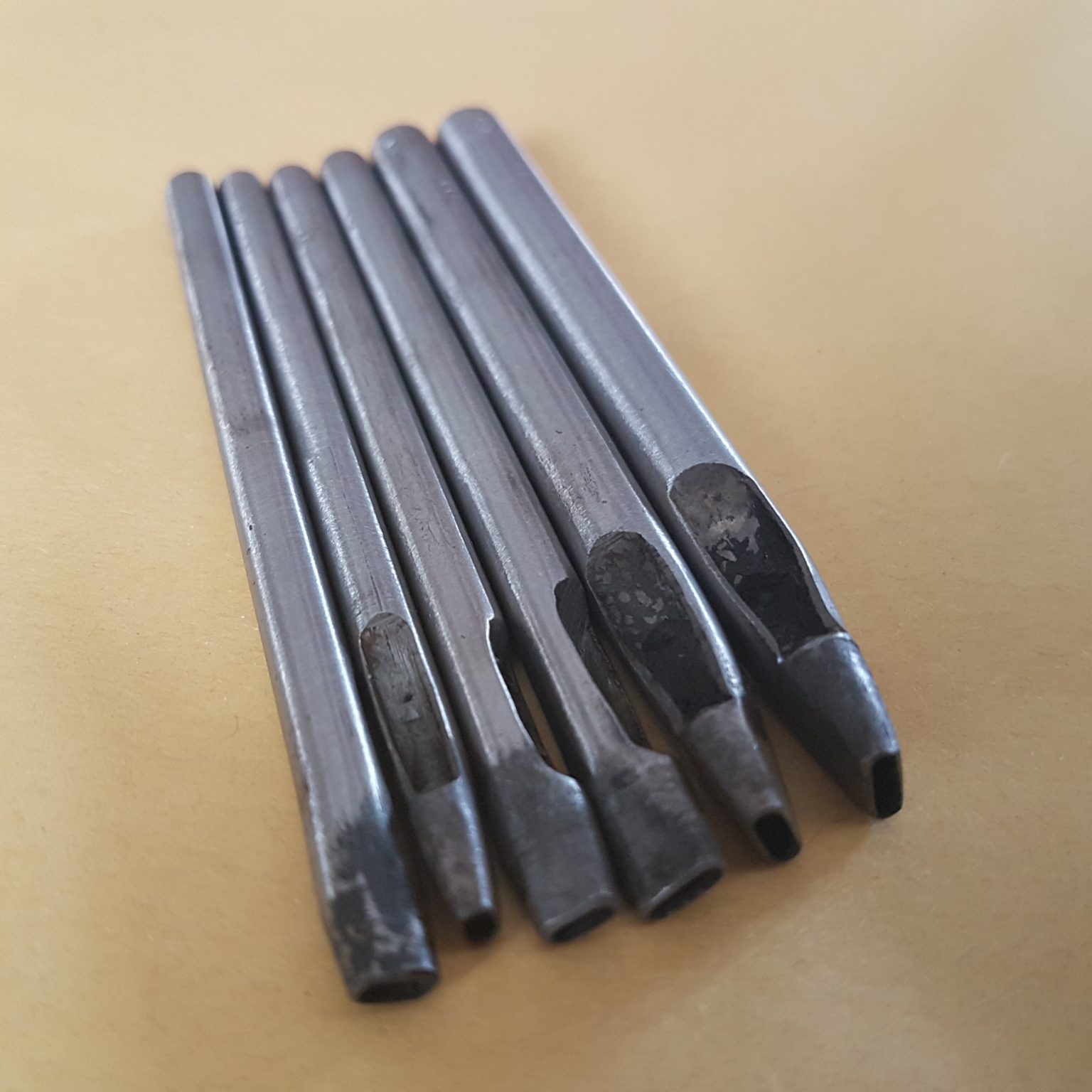 6pc Oval Shaped Leather Punch Set - Toolbug